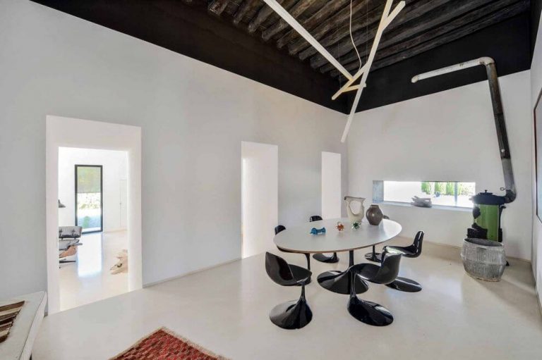Modern Villa in the Heart of Ibiza. A Balance between 3 Styles | Kelosa
